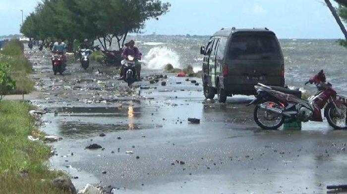 Gelombang Tinggi dan Banjir Rob di Pesisir Probolinggo, Nelayan Diminta Hati-hati saat Melaut ...