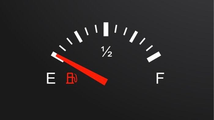 Bila Indikator BBM di Kendaraan Mulai Menyala, Pertanda Bensin Habis ...