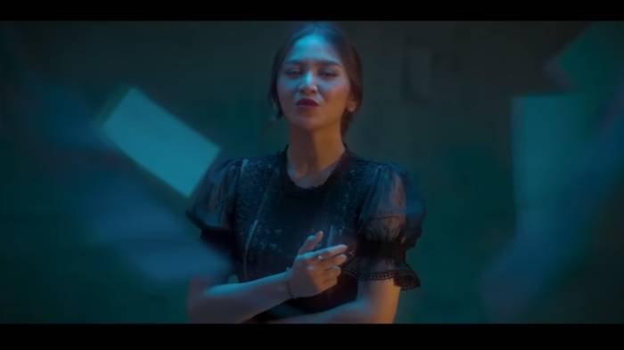Lirik Lagu dan Chord 'Bohongi Hati' Mahalini, Trending di YouTube: Saat ...