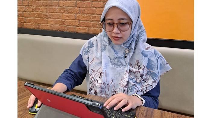 Perempuan Madura, Dwi Ratih Ramadhany Kegemaran Menulis Bermula dari ...