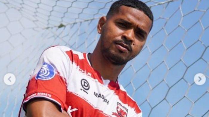 Kata Pertama Hasim Kipuw Berseragam Madura United Usai Hengkang dari ...