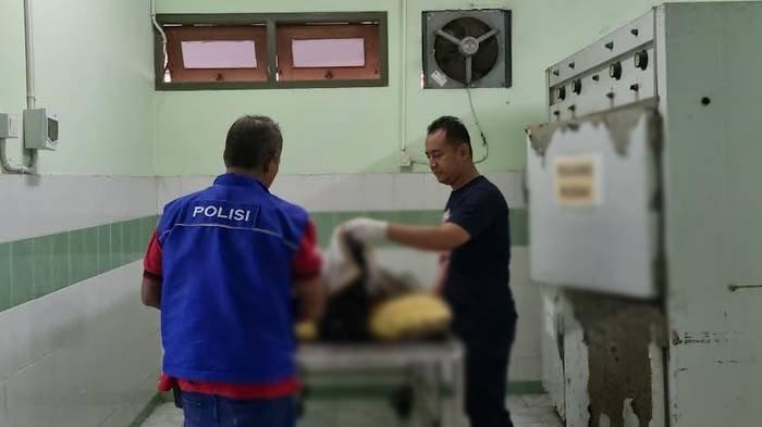 Tragis Bocah Sembilan Tahun Meninggal Dunia Ditusuk Pisau oleh Ayahnya ... Tragis Bocah Sembilan Tahun Meninggal Dunia Ditusuk Pisau oleh Ayahnya ...