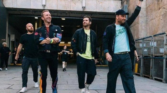 Terjemahan Lirik Lagu Viva La Vida - Coldplay: Now The Old King is Dead ...