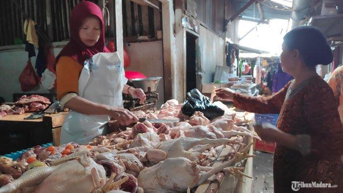 Jelang Bulan Ramadan, Harga Daging Ayam di Pasar Baru Tuban Merangkak Naik, Daging Sapi Stabil ...
