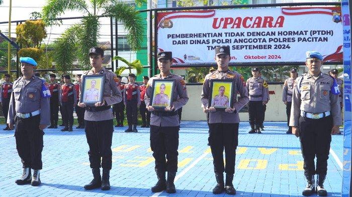 Tiga Anggota Polres Pacitan DIPECAT Karena Bolos Berbulan-bulan ...