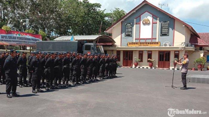 Resimen 2 Pasukan Pelopor Korps Brimob Polri Gelar Apel Pasukan usai Pemilu 2019 di Pamekasan ...