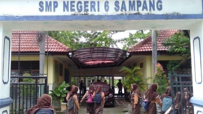 Pandemi Covid-19 Belum Berakhir, Kegiatan Belajar Mengajar di Sampang ...
