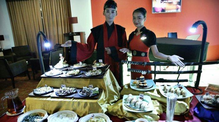 FOTO: Sunachi Restaurant dan Koi Japanese Restaurant Hotel Claro ...