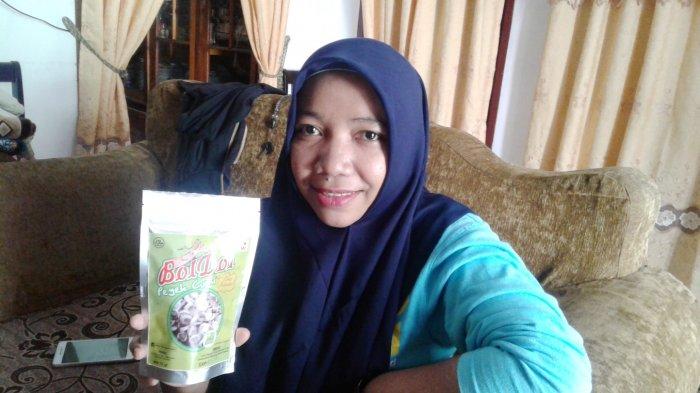 Modal Belajar di YouTube, Guru SMK 4 Takalar Ini Produksi Kripik Cumi ...