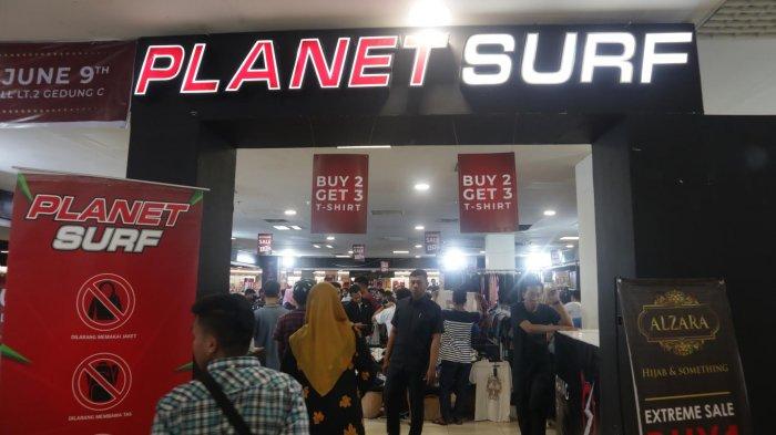 Khusus Kaos Oblong, Beli Dua Dapat Tiga di Planet Surf MP Makassar - Tribun-timur.com