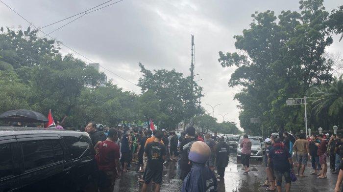 Massa Aksi Tutup Jl Urip Sumoharjo, Ini Jalur Alternatif Bebas Macet - Tribun-timur.com