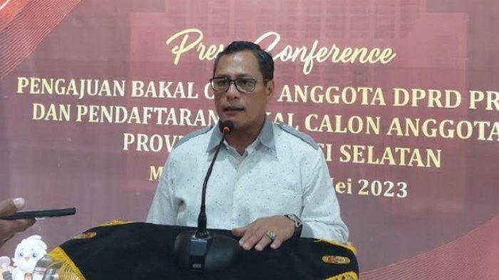 Andi Waris Halid: 15 Tahun Gagal Maccaleg Kini Peraih Suara Terbesar DPD RI - Halaman all ...