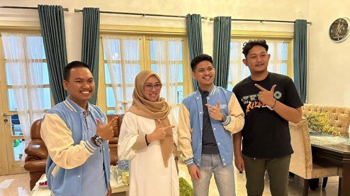 Adik Kandung Bupati Gowa Adnan Purichta Gabung di Husniah-Darmawangsyah ...