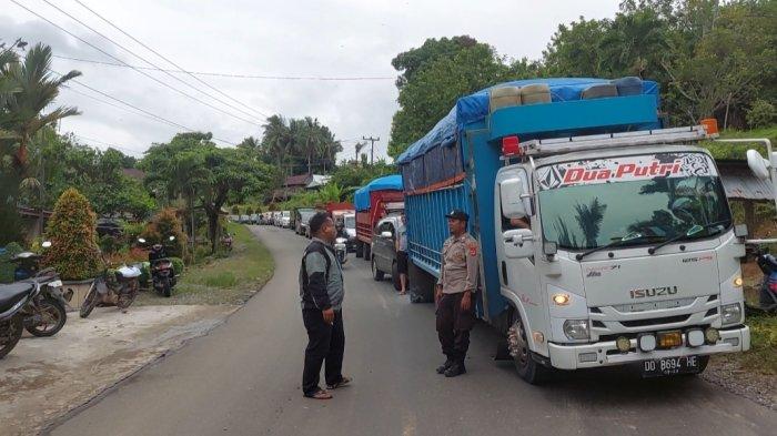 Polisi Terapkan Buka Tutup Jalur Trans Sulawesi di Desa Karrang ...