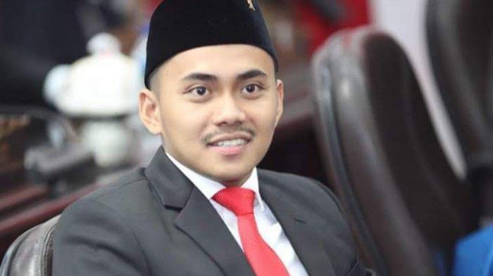 Sosok dan Profil Al Hidayat Samsu, Calon Senator Termuda Asal Sulsel Lolos ke Senayan - Tribun ...