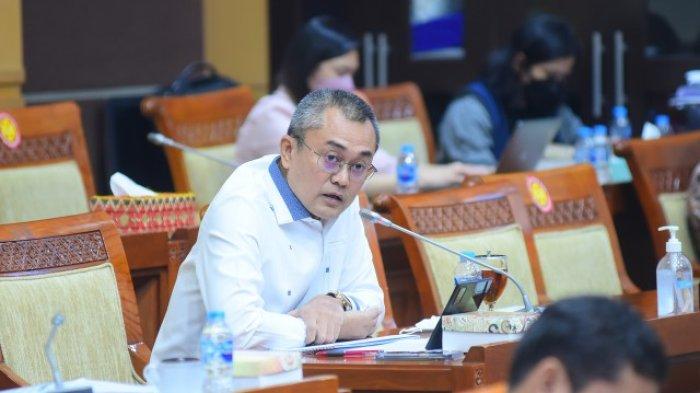 Komisi III DPR Rio Desak Propam Sanksi Tegas Briptu SA Jika Terbukti ... Komisi III DPR Rio Desak Propam Sanksi Tegas Briptu SA Jika Terbukti ...