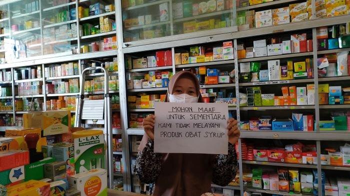 Obat Sirup Banyak Dipajang di Etalase Apotek di Maros, Namun Sementara ...