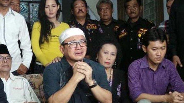 Ingat Arya Wiguna Seteru Eyang Subur Dulu Viral Jargon 'Demi Tuhan ... Ingat Arya Wiguna Seteru Eyang Subur Dulu Viral Jargon 'Demi Tuhan ...
