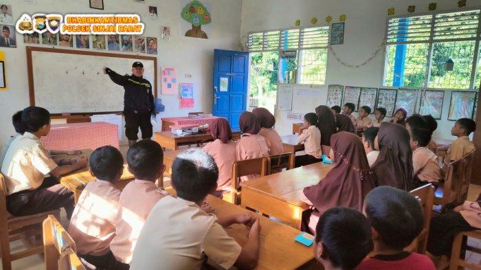 Kisah Bhabinkamtibmas Brigpol Ilham Nur 6 Tahun Mengabdi di Desa ...