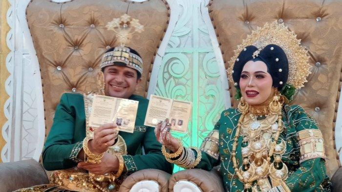 Bule Turki Nikahi Gadis Bone, Mahar Rp 50 Juta dan Pehiasan Emas 1 Stel - Tribun-timur.com