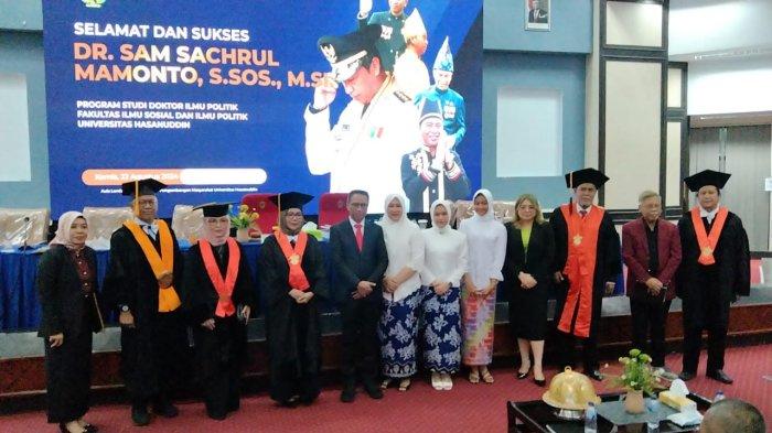 Bupati Boltim Sam Sachrul Mamonto Kini Bergelar Doktor Ilmu Politik, Cumlaude di Unhas - Tribun ...