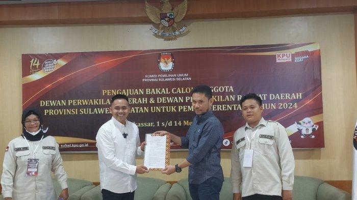 Al Hidayat Samsu Setor 4000 Dukungan KTP ke KPU, Siap Tantang Tamsil ...