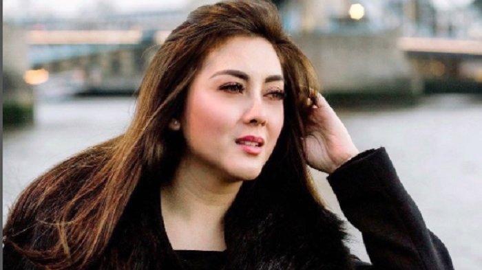 Padahal Sudah Cerai, Ternyata Ini Penyebab Dhena Devanka Masih Serumah ...