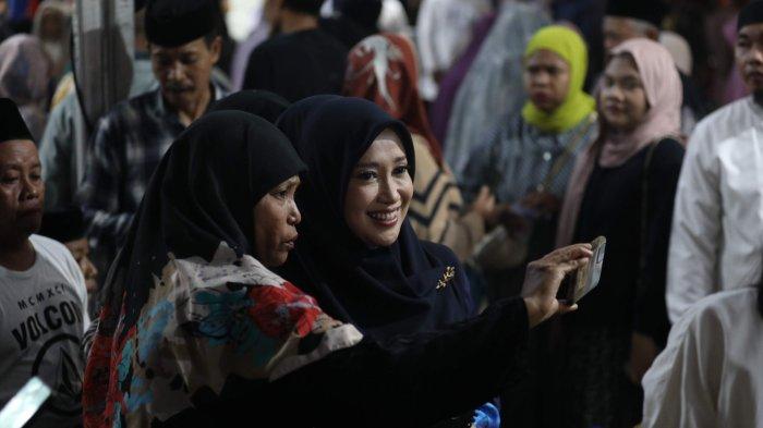 Nyaris 10 Ribu Orang Hadir di Buka Bersama Caleg DPR RI-Dirut Media Wisata Meity Rahmatia ...