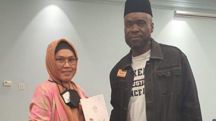 Tokoh Muslim Sulsel Bertemu Tokoh Muslim Amerika dan Memberi Kenang ...