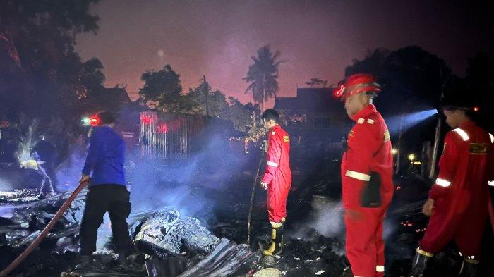 Kebakaran di Ajakkang Barru, Dua Rumah Panggung Rata dengan Tanah, Tak Ada Korban Jiwa - Tribun ...