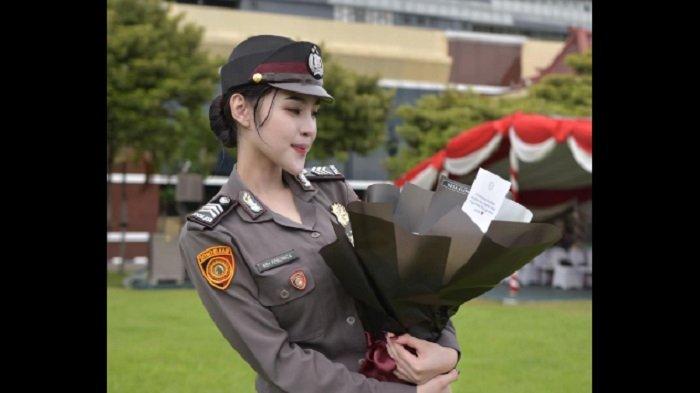 Foto-foto Febby Veronica Polwan Cantik Naik Pangkat, Dulu Viral Gerebek Suami Selingkuh dengan ...