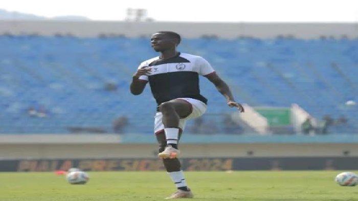 Latyr Fall Penerus Ali Khadaffi dan Jommah Ballah di PSM Makassar ...