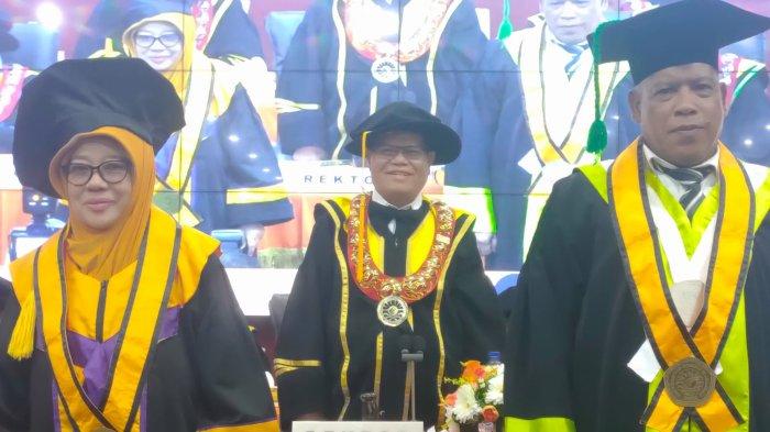 Rektor UNM Kukuhkan Dua Guru Besar di Bidang Olahraga, Bahasa dan ...