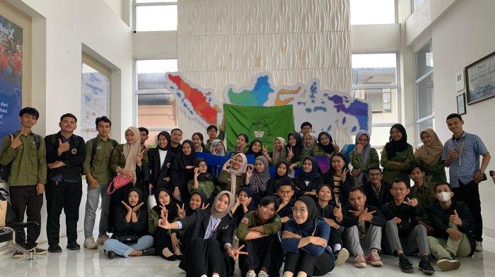 Mahasiswa Administrasi Niaga Politeknik Negeri Ujung Pandang Belajar Jurnalis di Tribun Timur ...