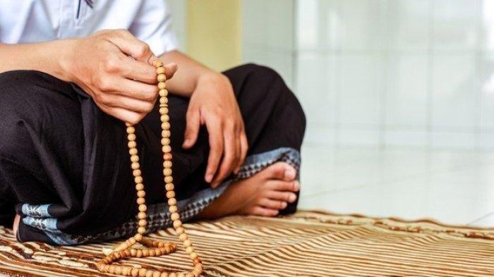 Bacaan Dzikir Setelah Sholat Lima Waktu, Lengkap Teks Arab, Latin, dan ...