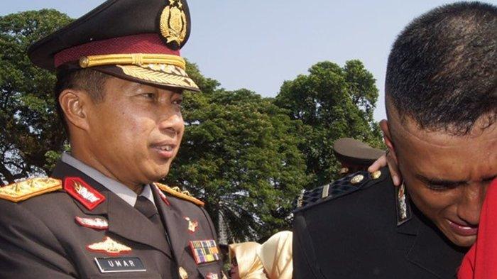 Sosok Iptu Brian Menangis di Pelukan Ayah Eks Kapolda Sulsel Irjen Pol ...