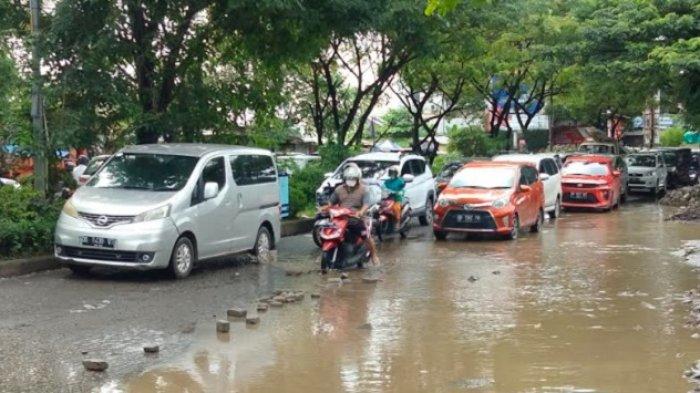 Lubang Jalan Hertasning Ditambal Paving Block, Efektifkah? Ini Penjelasan Pengamat Transportasi ...