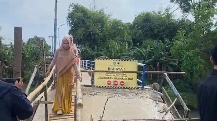 Jembatan di Pakere Maros Nyaris Ambruk, Pemkab Gelontorkan Rp1 Miliar untuk Perbaikan - Tribun ...