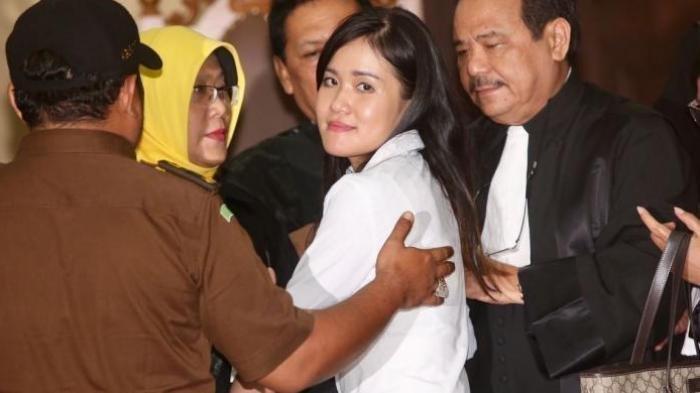 Beda Nasib 2 Jenderal Polisi yang Tangani Kasus Kopi Sianida Jessica ...