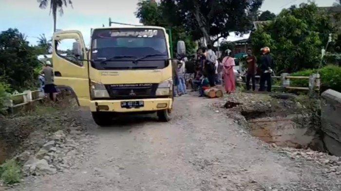 Curhat Warga Sabbangparu Wajo, Jalan Rusak hingga Jembatan Tak Kunjung Dibenahi Pemprov Sulsel ...