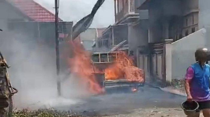 Mobil Angkut 20 Jerigen Solar Terbakar di Sinjai, Sopir Selamat Setelah ...