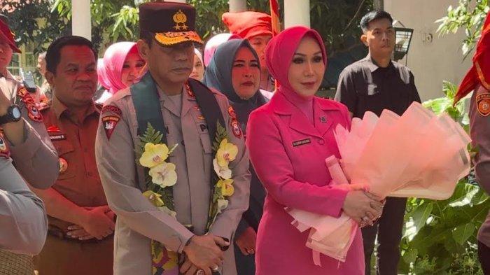 Ke Jeneponto, Kapolda Sulsel Irjen Andi Rian Djajadi Icip Menu Khas Gantala Jarang - Tribun ...