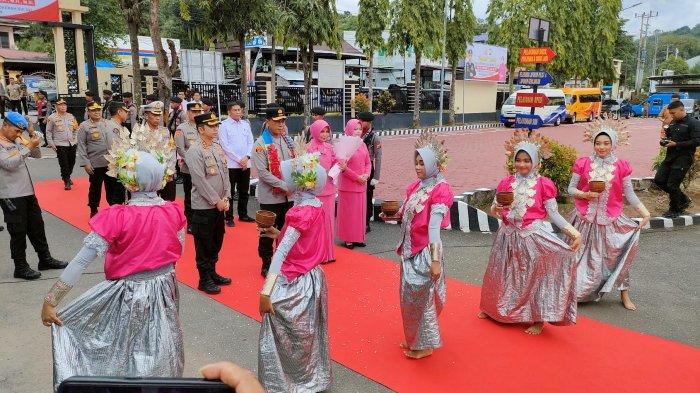 VIDEO: Kapolda Sulsel Kunjungan Kerja ke Enrekang - Tribun-timur.com VIDEO: Kapolda Sulsel Kunjungan Kerja ke Enrekang - Tribun-timur.com