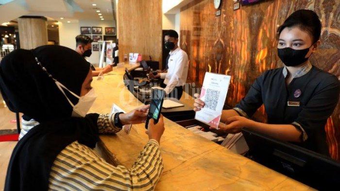 Foto: Pengunjung Bayar Hotel dengan QRIS - Tribun-timur.com
