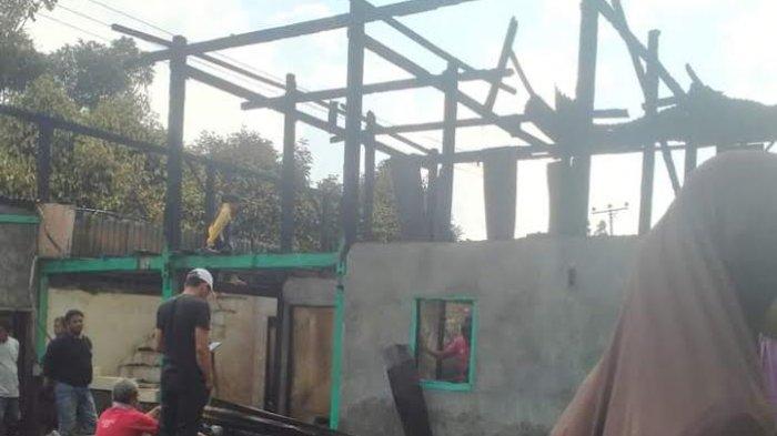 Dua Mobil Damkar Dikerahkan Padamkan Rumah Terbakar di Bontobanun ... Dua Mobil Damkar Dikerahkan Padamkan Rumah Terbakar di Bontobanun ...