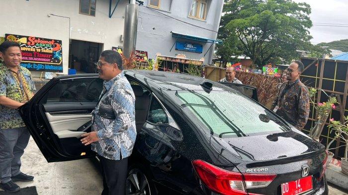 Hadiri HUT 19 Tribun Timur, Kepala BI Sulsel Causa Iman Karana Kini Pakai Sedan Millenial ...