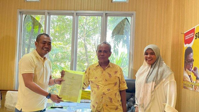 Suhartina Bohari Antar Ketua DPRD Maros Patarai Amir Daftar Caleg DPRD ...