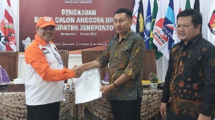 PKS Jeneponto Resmi Daftarkan 40 Bacaleg ke KPU, Target Raih Kursi Sesuai Nomor Partai - Tribun ...