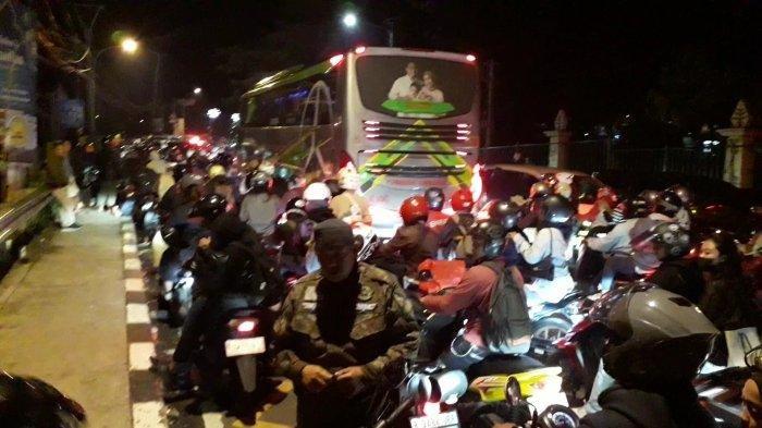 Wisatawan Meninggal Setelah Terjebak Macet 8 Jam di Puncak Bogor - Tribun-timur.com