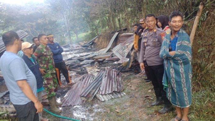 Rumah Sanusi di Sinjai Terbakar Akibat Sambaran Petir, Kerugian Ditaksir Rp100 Juta - Tribun ...
